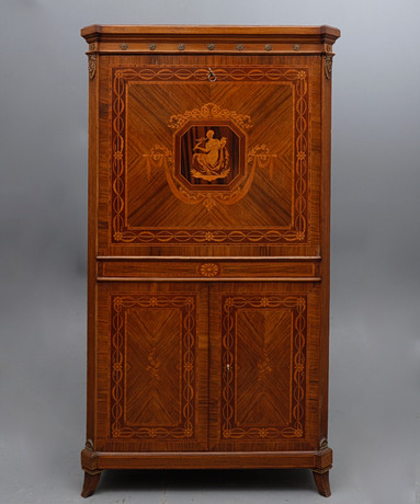 Louis XVI style "à abattant" secretary desk in walnut with fine wood marquetry, circa 1940 ...