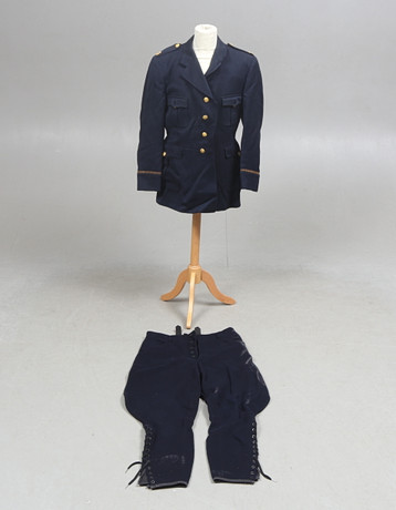 POLISUNIFORM, 2 delar, 1900-tal. Vapen & Militaria - Uniformer ...