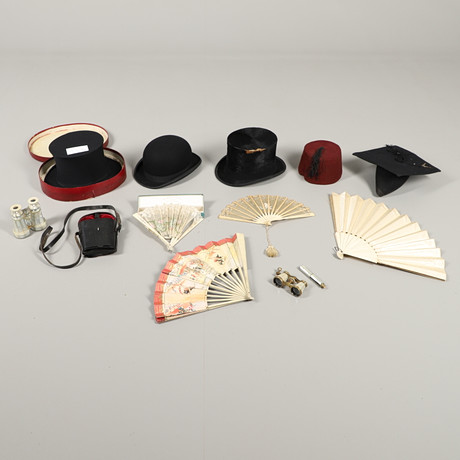 A LATE 19TH/EARLY 20TH CENTURY COLLAPSIBLE OPERA HAT, A LOCK & CO ...