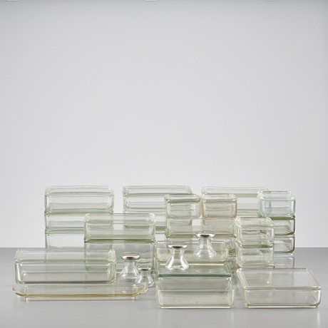 WILHELM WAGENFELD. GLASS, 33 pieces. "Kubus", Vereinigte Lausitzer ...