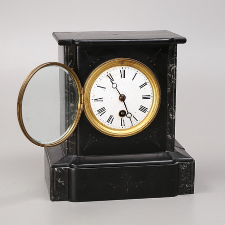 TABLE CLOCK, Marble. Clocks & Watches - Mantel clocks - Auctionet