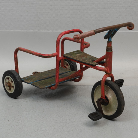 TRAMPCYKEL/TREHJULING med flak, för barn, metall & trä. Fordon, Båtar ...