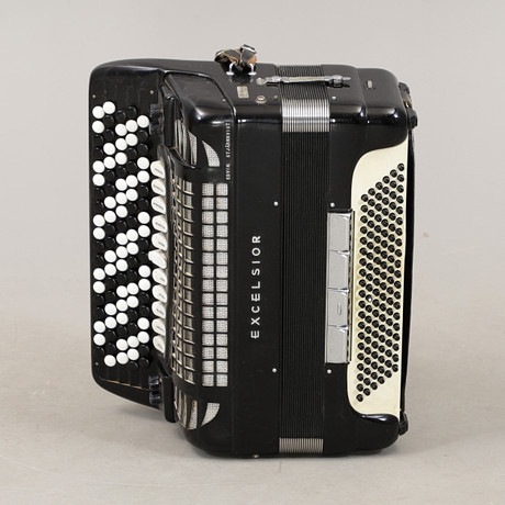 DRAGSPEL, Excelsior. Samlarföremål - Musikinstrument - Auctionet