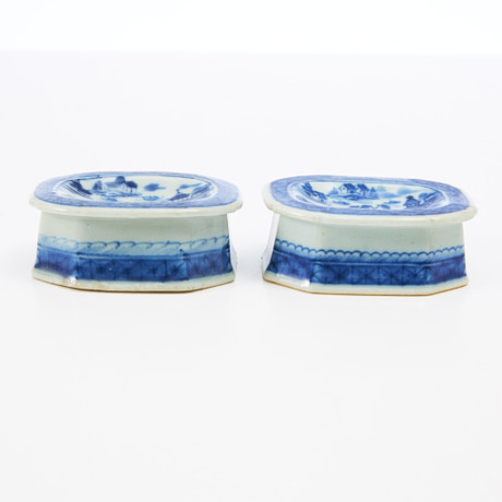 SALT DISHES, 1 pair, porcelain, China, circa 1800, decoration in ...
