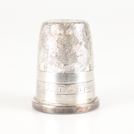 BÄGARE, i form av fingerborg, silver, S J Rose & son, 1976. Silver ...