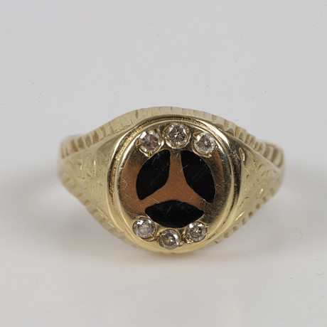 RING, 14K gold with brilliant cut diamonds and Mercedes emblem ...