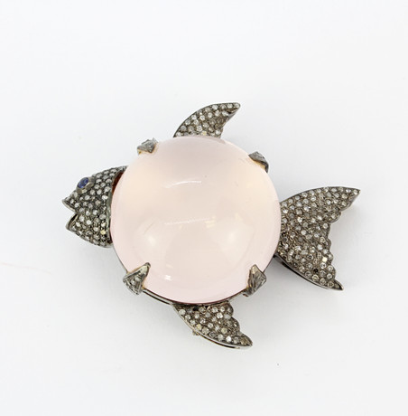 ROSE QUARTZ, DIAMOND & SAPPHIRE FISH SHAPED BROOCH. Jewellery ...