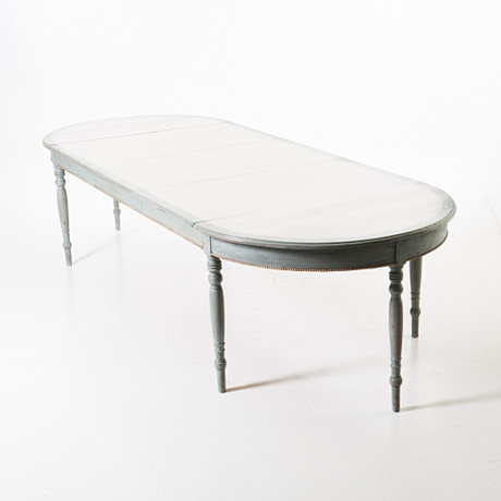 MATBORD, 1800-tal, svarvade ben, pärlkant, bemålat. Möbler - Bord ...