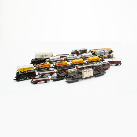 MÄRKLIN LOCOMOTIVES AND WAGONS, Gauge Ho, consisting of 2 locomotives ...