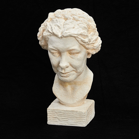 GUNNAR FREDRIK LYBECK (SVERIGE, 1881-1961). Portrait bust depicting ...