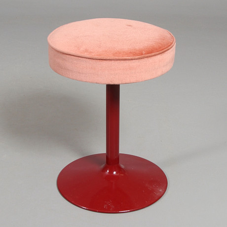 PALL, metall 1900-talets senare del. Möbler - Fåtöljer & Stolar - Auctionet