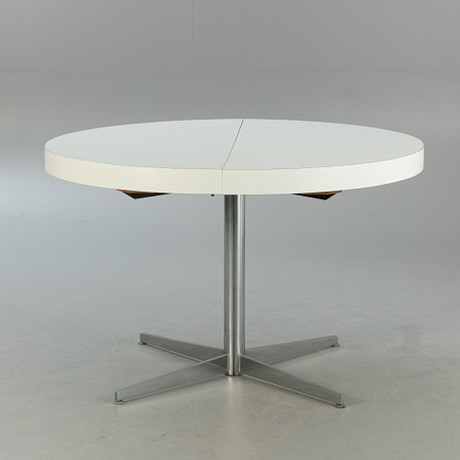 Round dining table with four-star base, extendable. Furniture - Tables ...