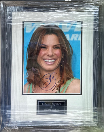 SANDRA BULLOCK AUTOGRAPH. Books, Maps & Manuscripts - Autographs ...