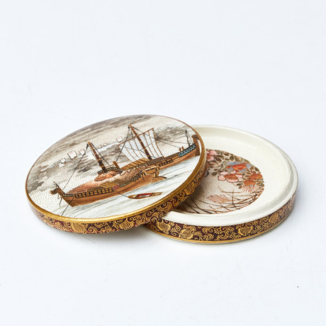 Box with cover, Japan, porcelain, polychrome painted decoration of ship ...
