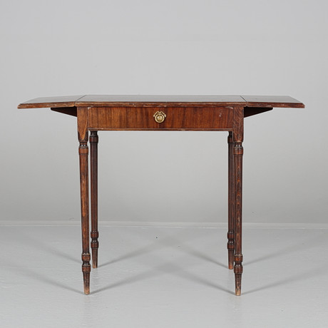 SIDE TABLE, with folding flaps and drawer, mahogany veneer ...