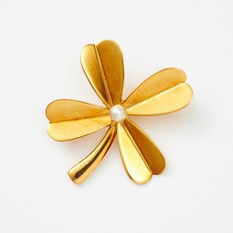 BROOCH, 18k gold, in the shape of a four-leaf clover, center with ...