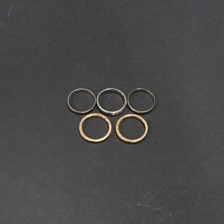 18K GOLD, FIVE RINGS. Jewellery & Gemstones - Alliance rings - Auctionet