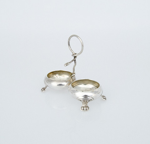 KNUT OSKAR LUNDGREN. ÅBO, FINLAND år 1877. Bordställ, salt och ...