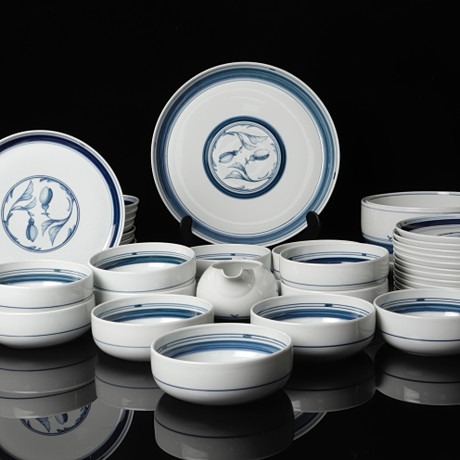 MARTIN HUNT. Dining set, 42 pieces, porcelain, "Korinth" B&G, Denmark ...