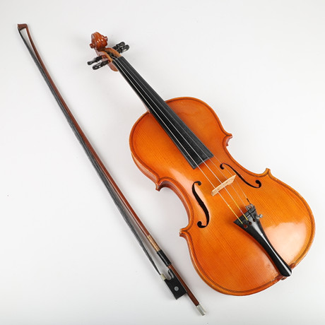 FIOL med fodral, 1960. Samlarföremål - Musikinstrument - Auctionet