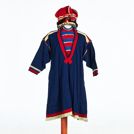 KOLT, för barn, med mössa och två kragar. Etnografika - Auctionet