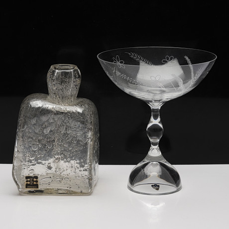 ART GLASS, 2 pcs, glass, i.a. Vicke Lindstrand, Kosta, signed. Glass ...