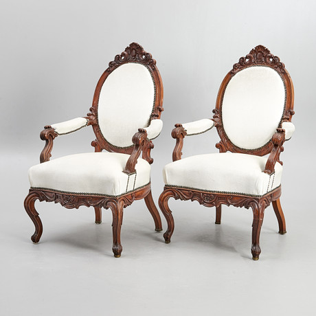 SILLAS FRAME, un par, nogal, decoración tallada en estilo rococó. siglo ...