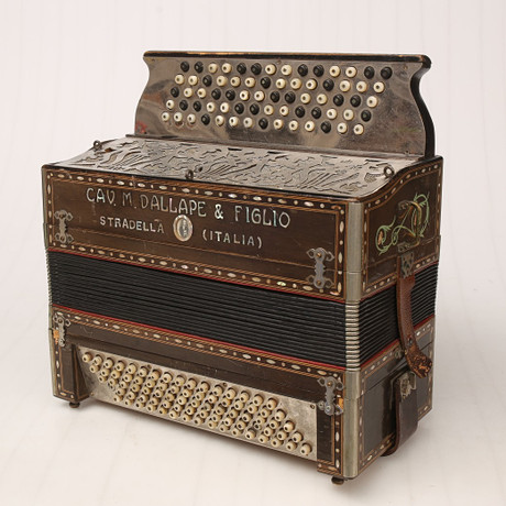 BUTTON DRAG GAME, Stradella Dallapé Italia, mother-of-pearl decoration ...