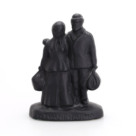 XENIA CLAESSON. Skulptur, "Utvandrarna", gjutjärn, signerad, daterad ...