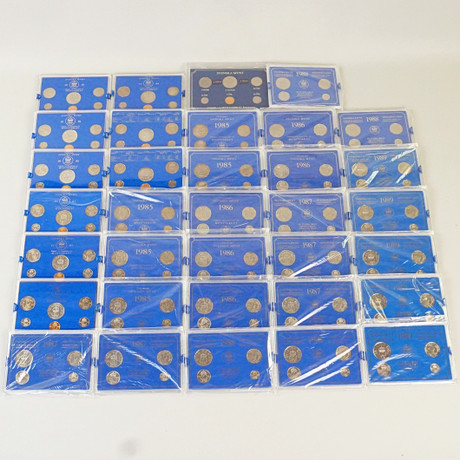 COIN CASSETTES, 34 annual sets with uncirculated coins, 1980s, Sweden ...