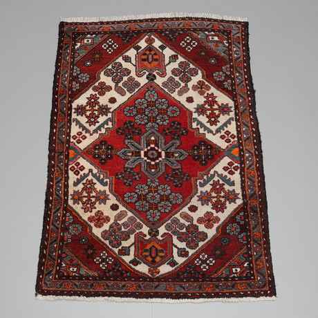 MATTA, persisk, handknuten. Mattor & Textil - Mattor - Auctionet