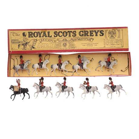 A BOXED SET OF BRITAINS ROYAL SCOTS GREYS SECOND DRAGOONS, NO.32. Toys ...