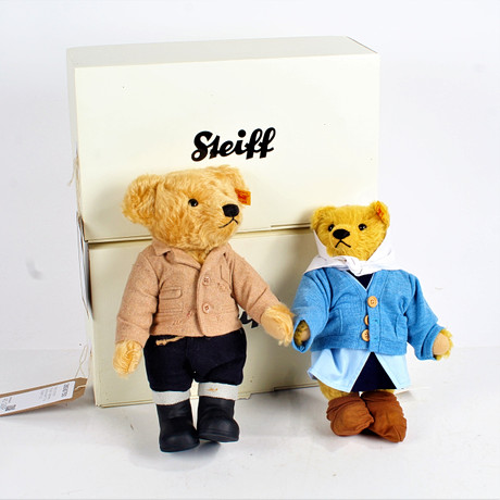 TWO STEIFF TEDDY BEARS - NORA BATTY & COMPO (2). Toys - Toys - Auctionet