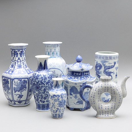 VASER, samling, 7 objekt, orientalisk stil, 1900-tal. Keramik & Porslin ...