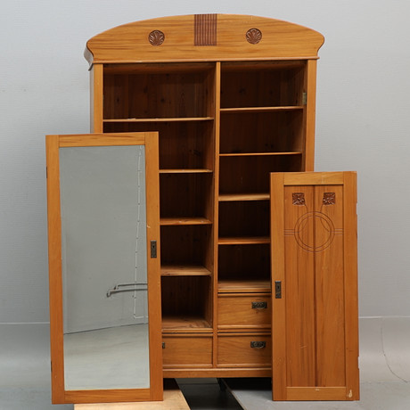 GARDEROBE, Art Deco, Holz, erste Hälfte des 20. Jahrhunderts. Möbel ...