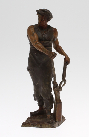 FIGURE, Blacksmith, zinc, 1900s. Art - Sculptures & Bronzes - Auctionet