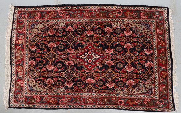 EN MODERN PERSISK MATTA. Mattor & Textil - Mattor - Auctionet