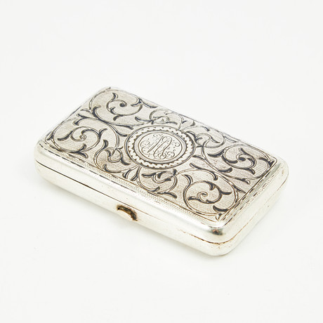 ETUIE, silver, Ryssland 1900-talets början, graverad dekor i niello ...