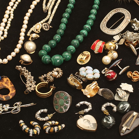 BIJOUTERIER, bl a collier. Smycken & Ädelstenar - Smycken - Auctionet