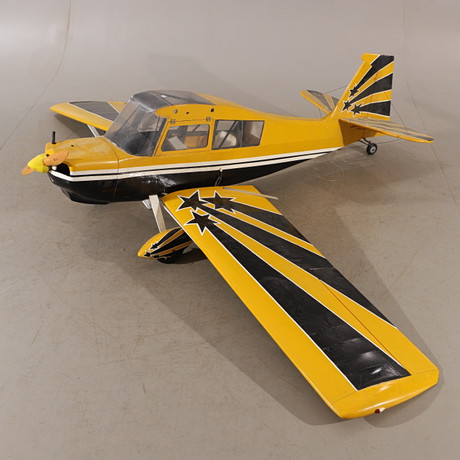MODEL AIRPLANE, "Top-Flite", powered. Miscellaneous - Miscellaneous ...