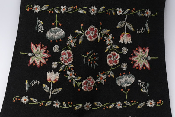 BONAD, 20th century. Carpets & Textiles - Textiles - Auctionet