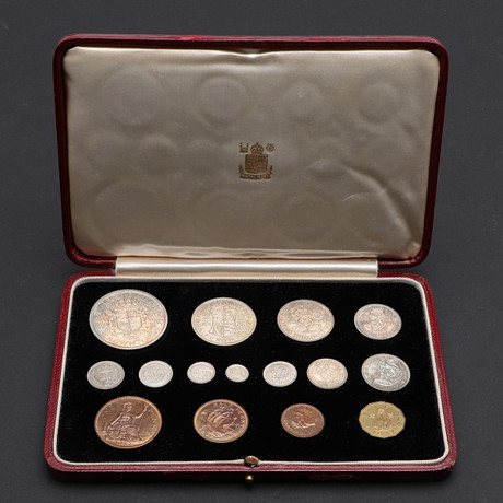 EN GEORGE VI FEMTON MYNT BEVIS I FALLET. 1937. Mynt, Medaljer ...