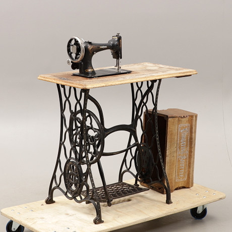 TRAMPSYMASKIN, Vibrating Shuttle, 1800/1900-tal. Möbler - Övrigt ...