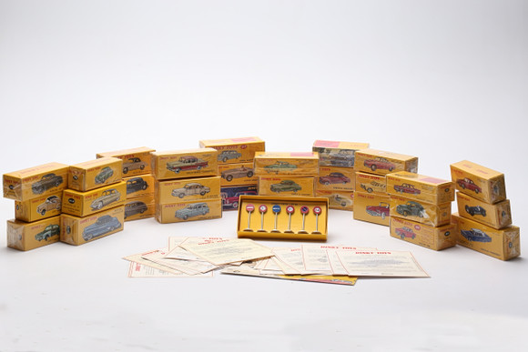 BILMODELLER, Dinky Toys, Editions Atlas Group. Leksaker - Leksaker ...