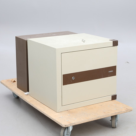 SAFE Hadak, type P350, manufacturing number 79847, two keys included ...