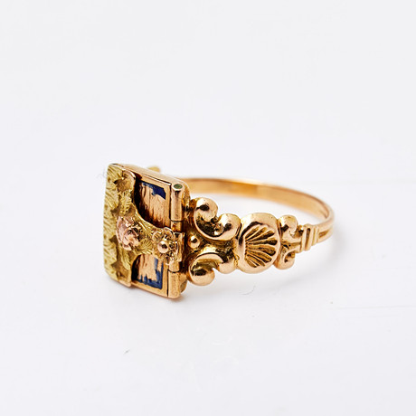 RING, so-called memorial ring, rococo style, 18k gold, engraved and ...