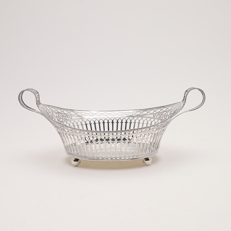 A LATE 19TH CENTURY DUTCH BASKET. Silver & Metals - Silver - Auctionet