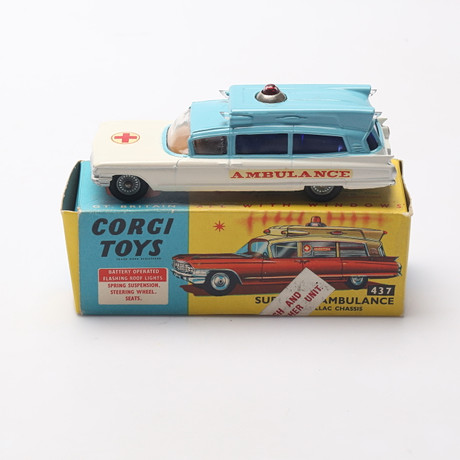 CORGI TOYS. Leksaksbil 437, Superior ambulance on Cadillac chassis ...