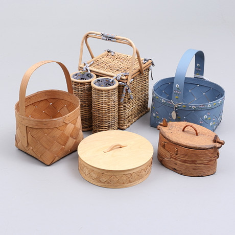 BASKETS AND BOXES, 5 pcs, including a picnic basket and sweeper box ...