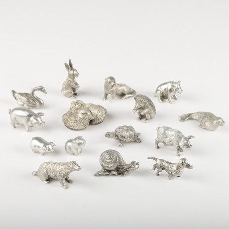 FIGURAS EN MINIATURA, 15 animales, peltre, siglo XX. Plata y metal ...